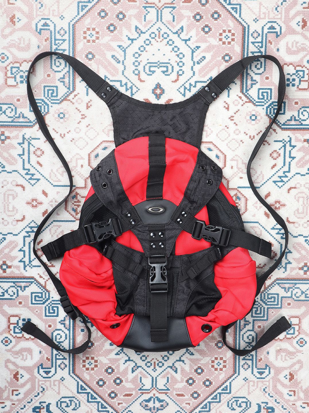 Oakley × Outdoor Life × Vintage Oakley Mini Icon Backpack 1.0 Black/Red ...