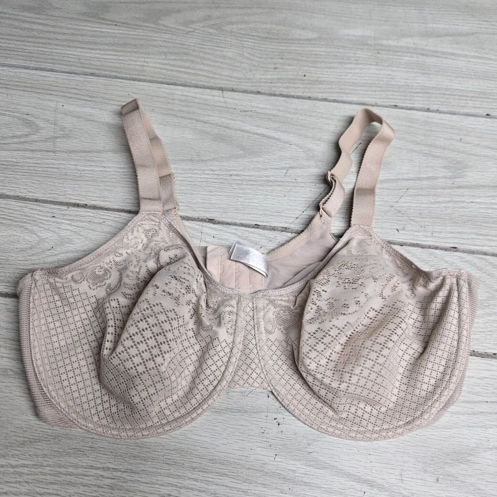 Vintage Wacoal Unlined Minimizer Bra with Visual Effects Design for a ...