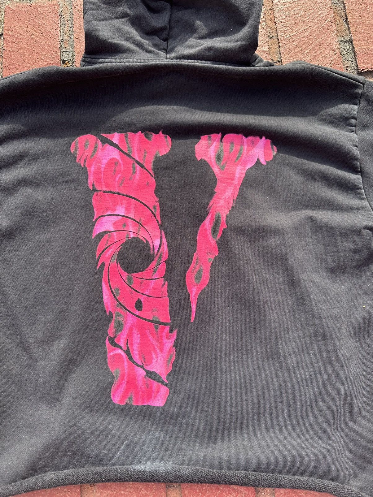 Vlone Vlone cropped fit hoodie | Grailed