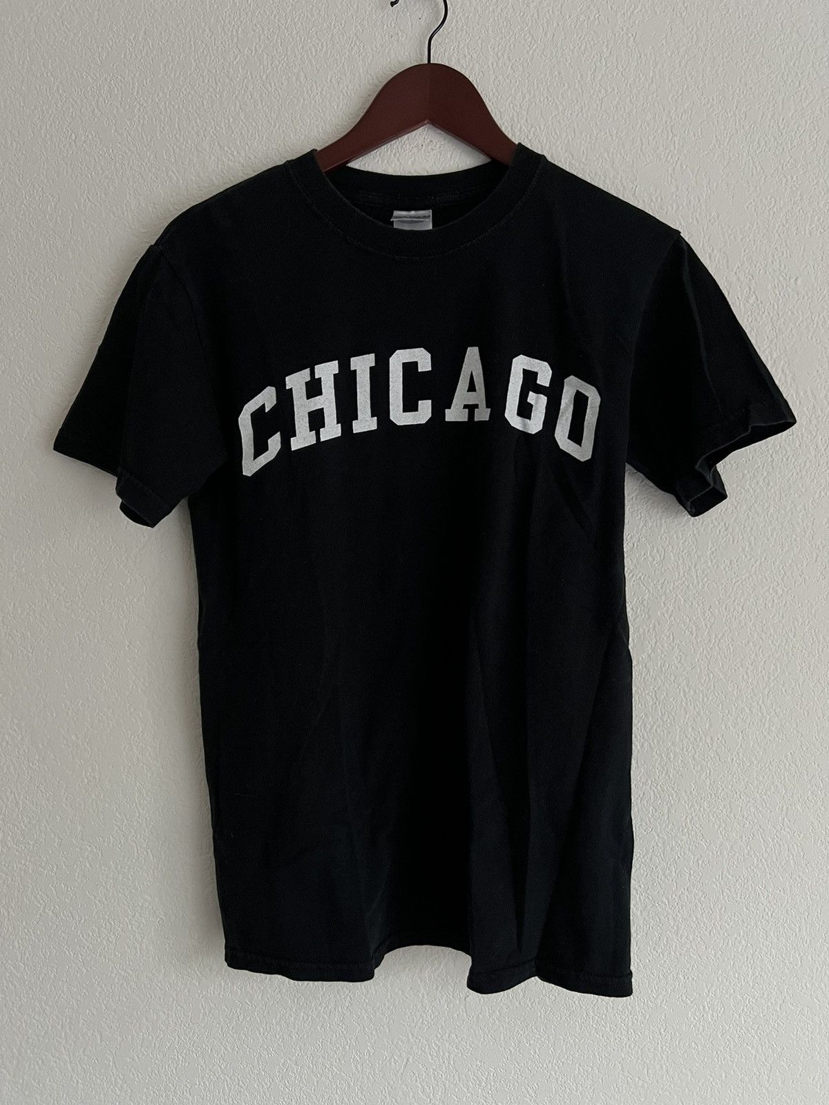 Glo Gang Vintage 90s Gildan Chicago Script Logo Destination Tee | Grailed