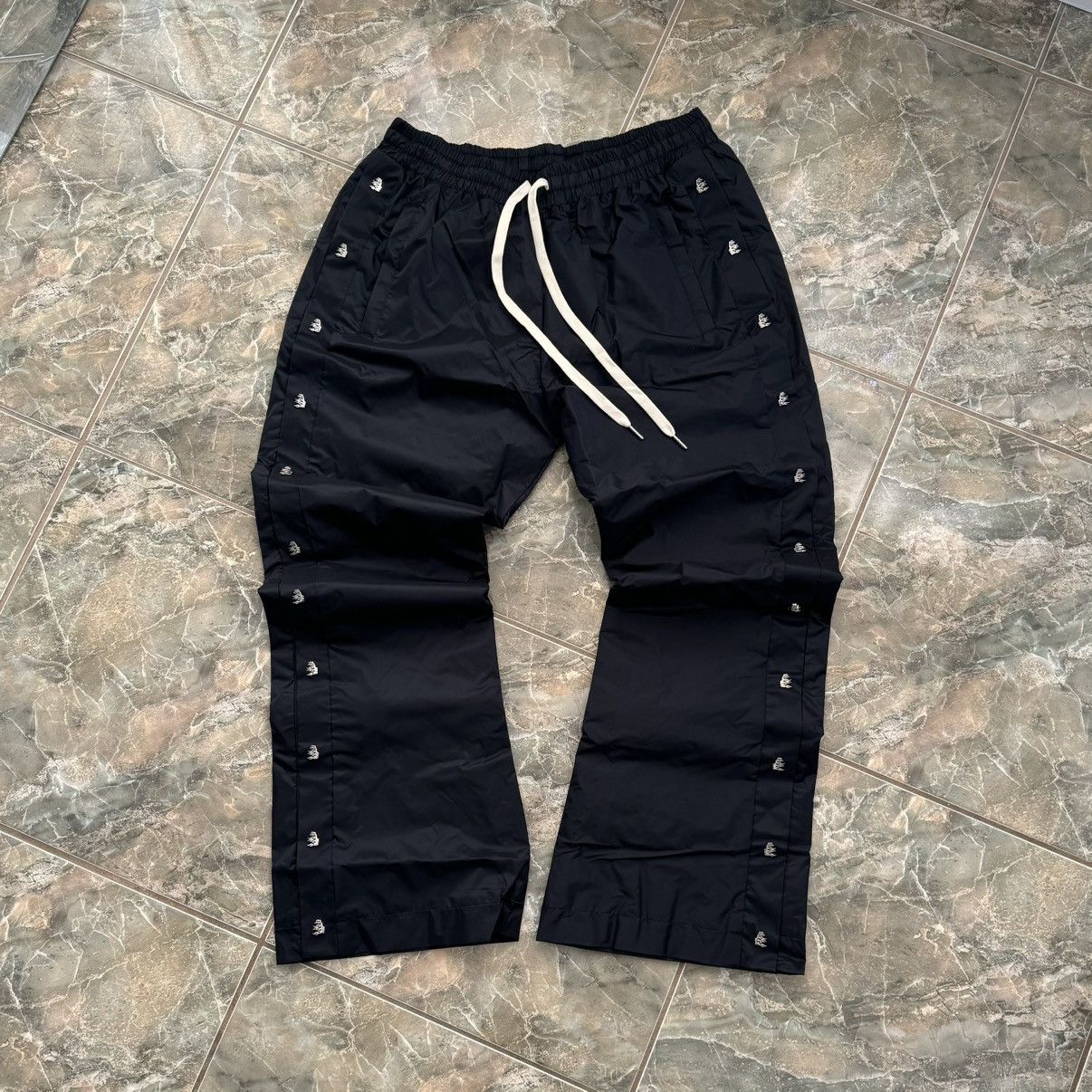 HELLSTAR Hellstar Waxed Nylon Pants XL | Grailed