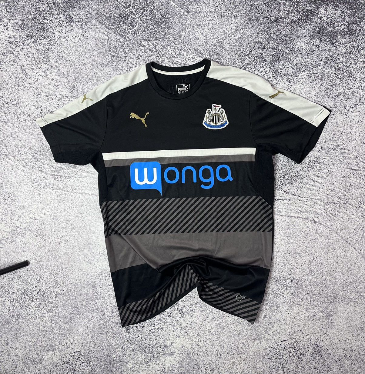 Puma NEWCASTLE UNITED TRAINING FOOTBALL SHIRT SOCCER JERSEY PUMA | Grailed
