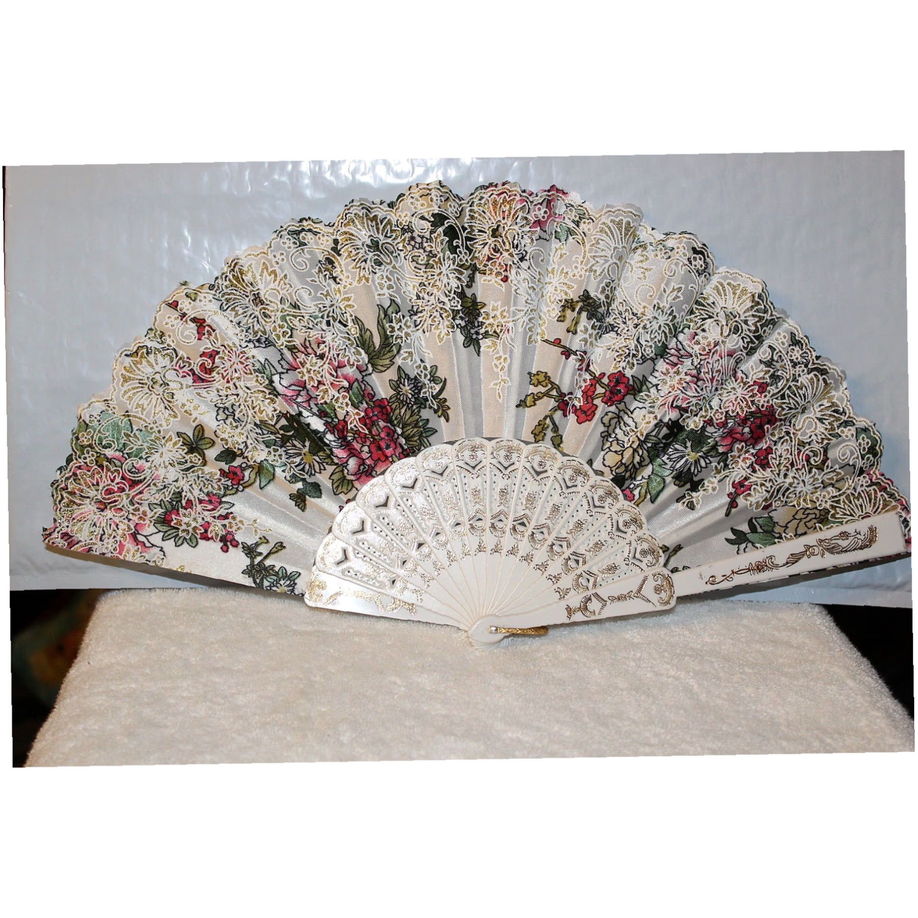 Vintage Small Delicate Handheld Floral Pattern White A4 Sized Fancy Fan ...