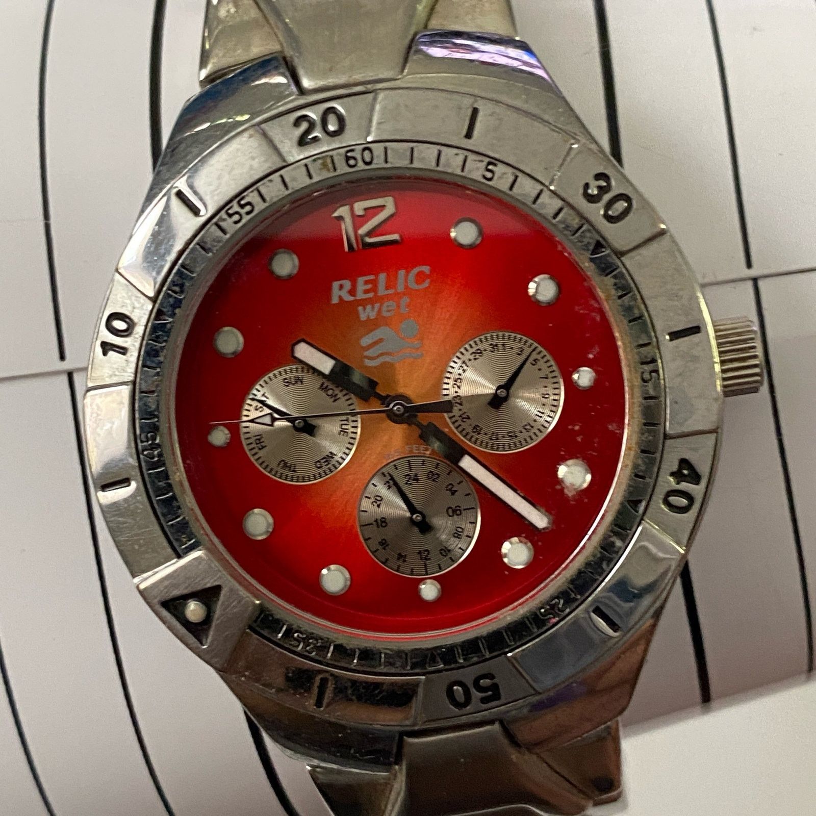 Relic Relic Wet Silver Tone Red Dial Chronograph Steel Watch | Grailed
