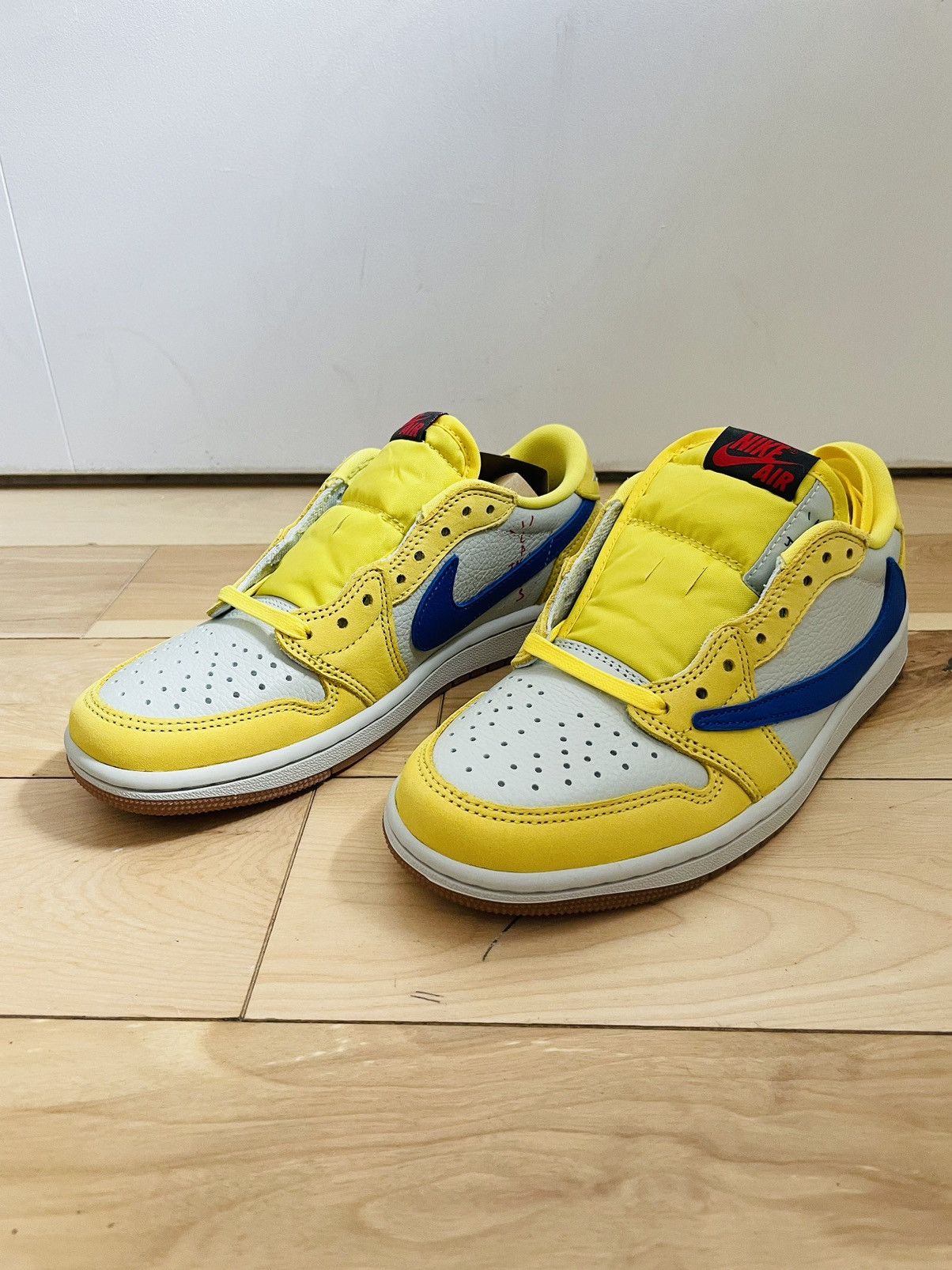 Jordan Brand × Nike × Travis Scott Travis Scott x Air Jordan 1 Retro ...