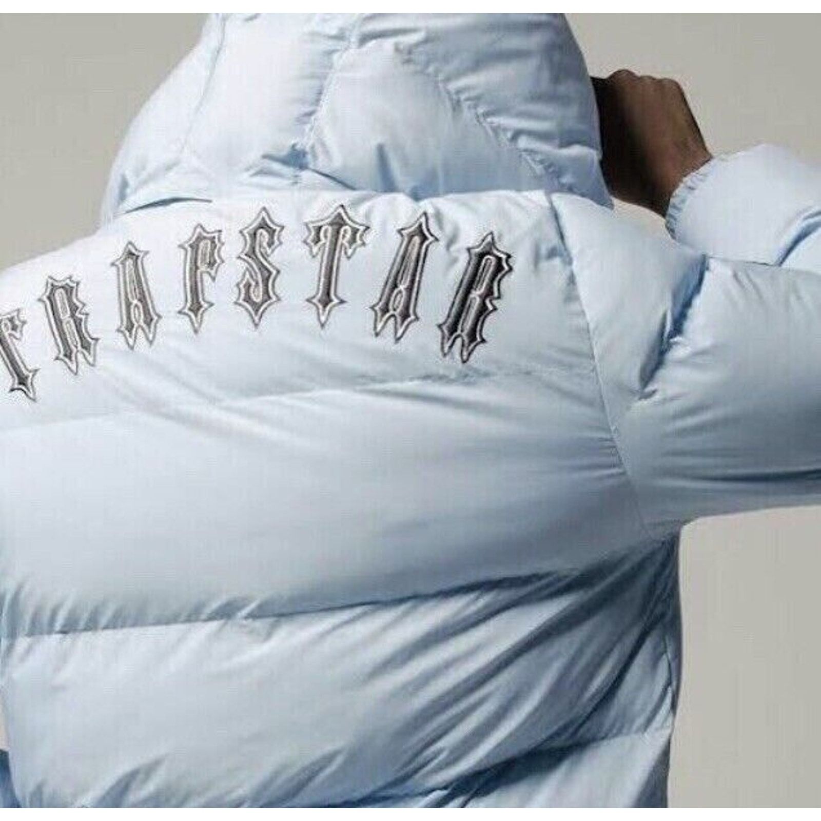 Trapstar London TRAPSTAR IRONGATE DETACHABLE HOODED PUFFER JACKET - ICE ...