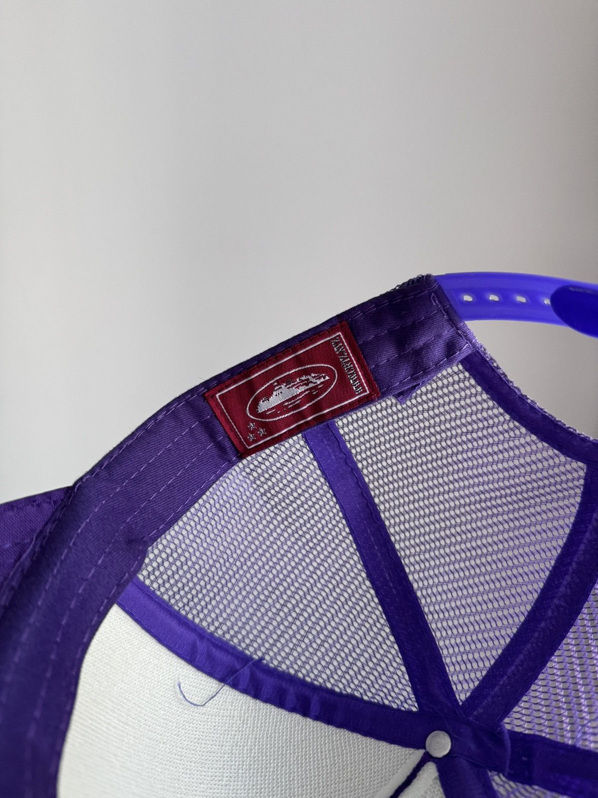 Streetwear Corteiz Alcatraz Big Logo Trucker Hat Cap | Grailed