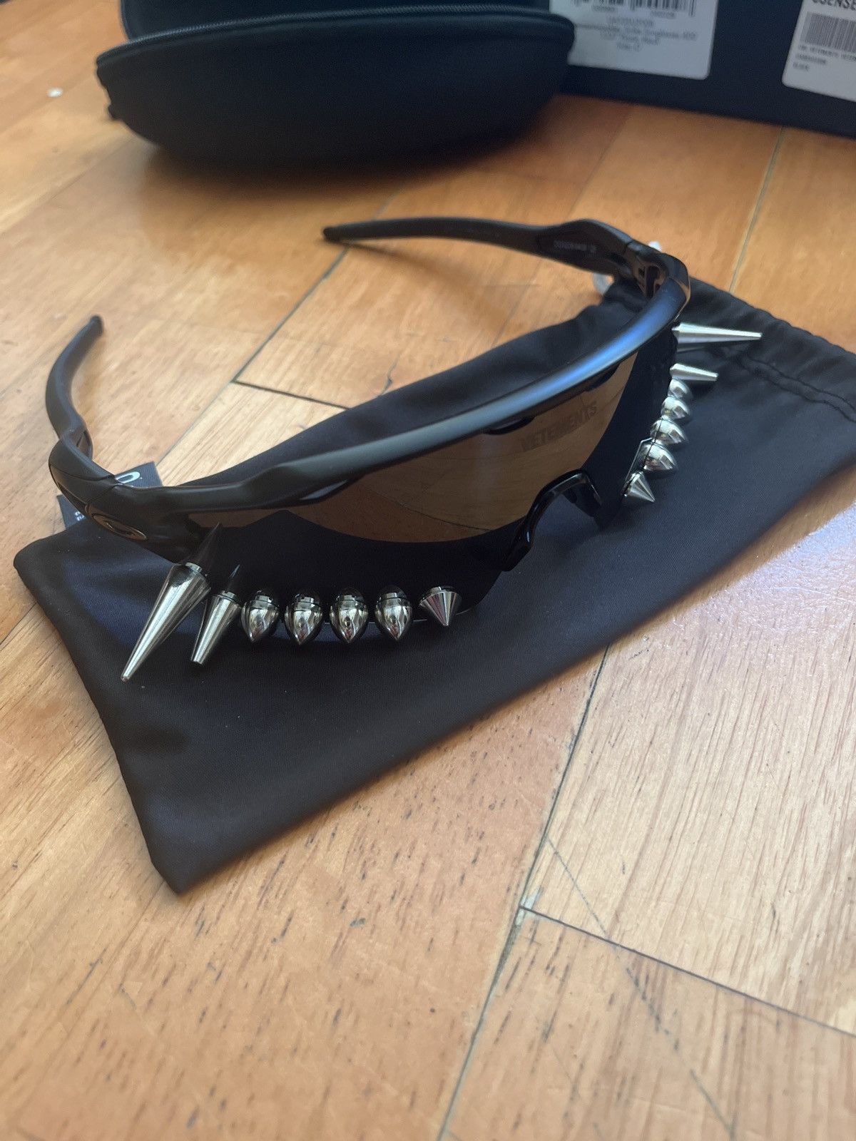 Vetements Vetements x Oakley Spikes 400 | Grailed