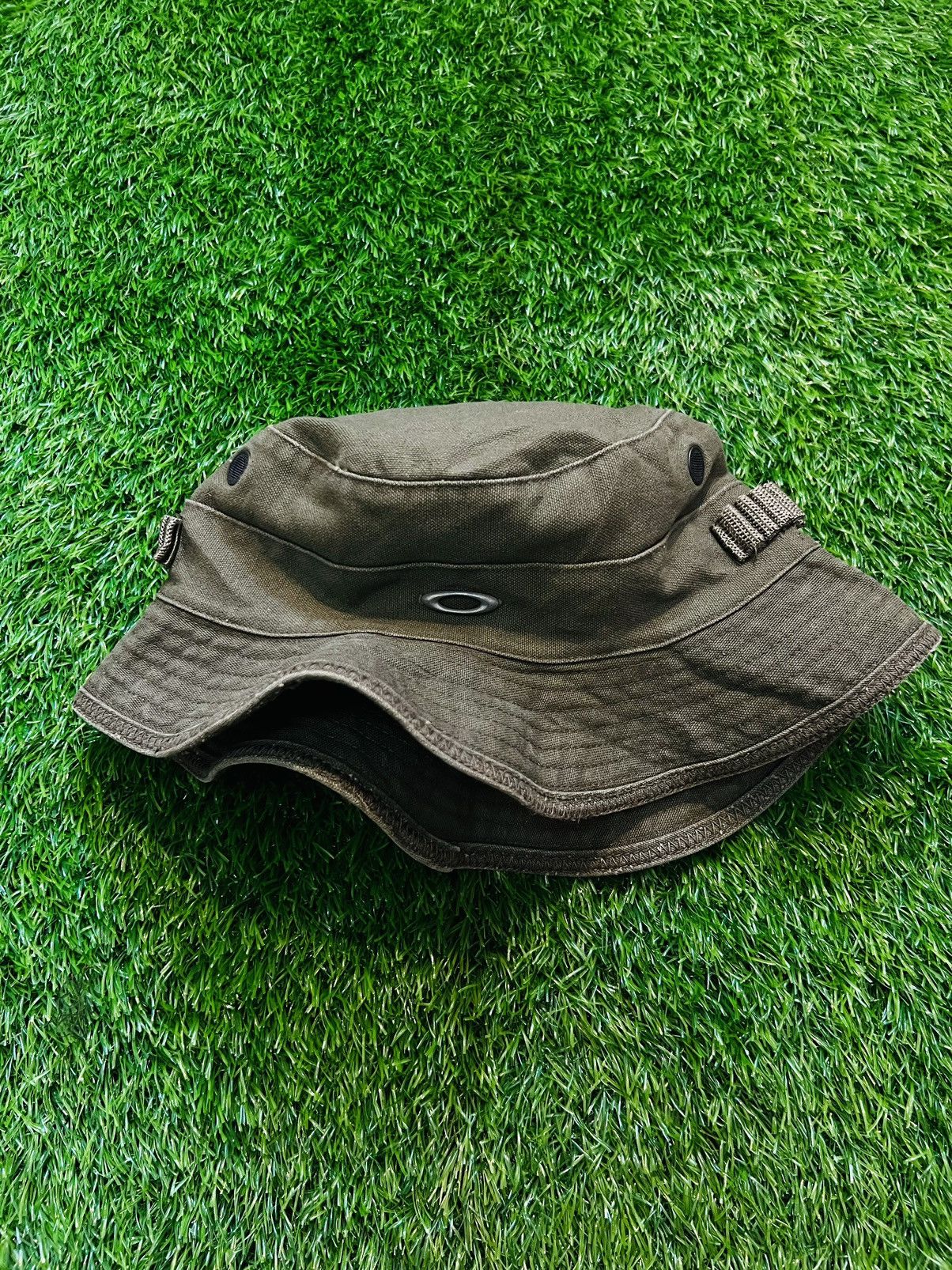 Vintage Vintage Oakley bucket hat 90s | Grailed