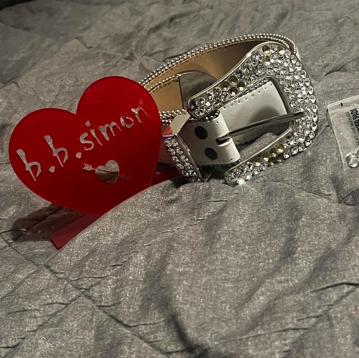 B.B. Simon BB simon belt blanc classic *VIDEO OF BELT ON DEPOP ZYTAMI ...
