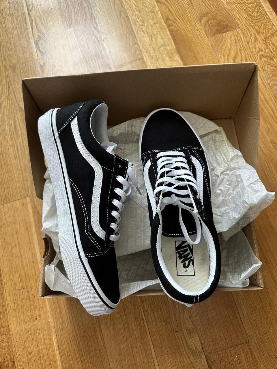 Vans Like New Old Skool Vans, Classic Black & White (Men’s 10.5) | Grailed