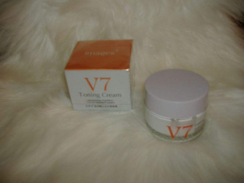 The Unbranded Brand V7 Facial brightening cream | Grailed