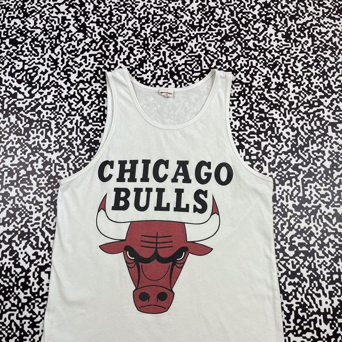 Vintage Vintage CHICAGO BULLS Y2K NBA Big Logo Sleeveless 90s Style ...