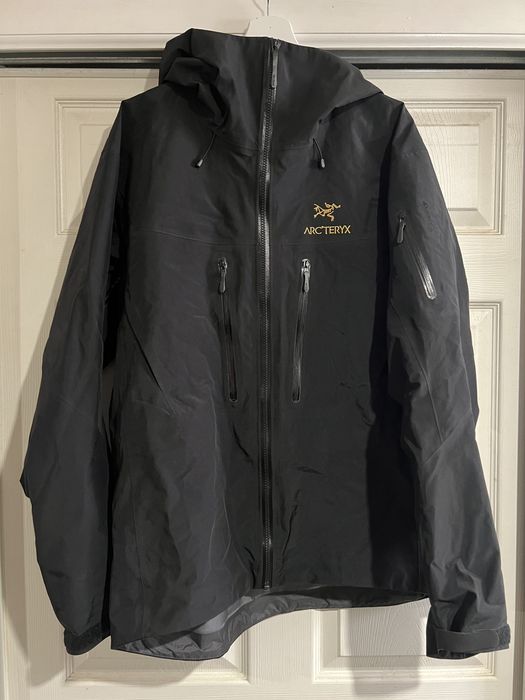 Arc'Teryx Arc’teryx Alpha SV Jacket 24K Black | Grailed