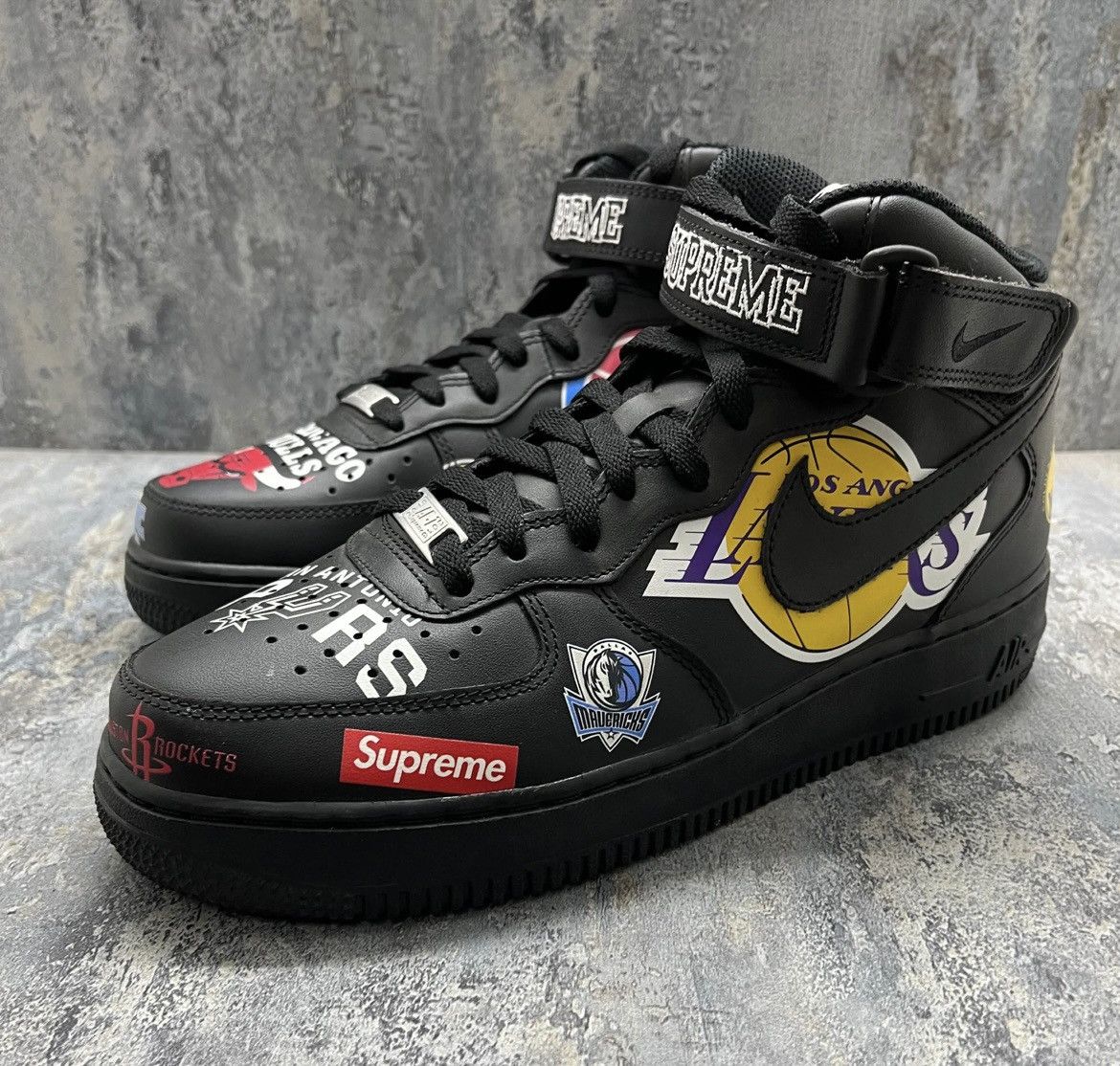 Nike × Supreme Size 8 - Nike Supreme x NBA x Air Force 1 07 Mid Black ...