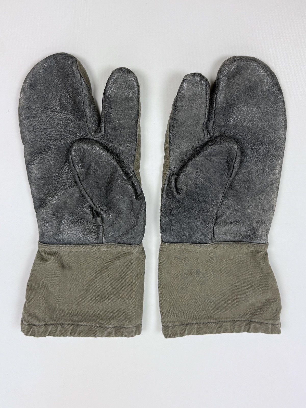 Vintage 1980s Vintage German Army Utility Shooting Tabi Gloves | Grailed