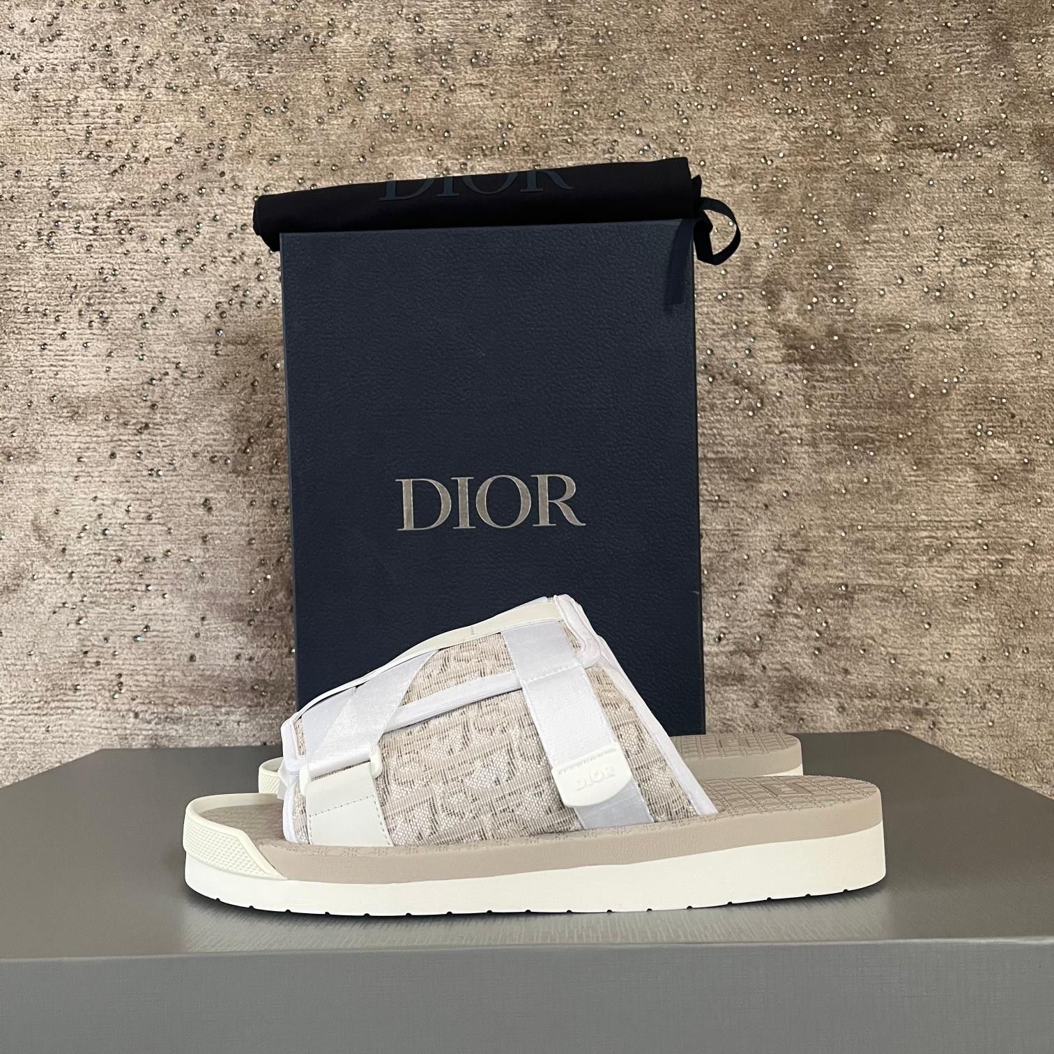 Dior o1rshd1 Alpha Sand Oblique Sandals in White | Grailed