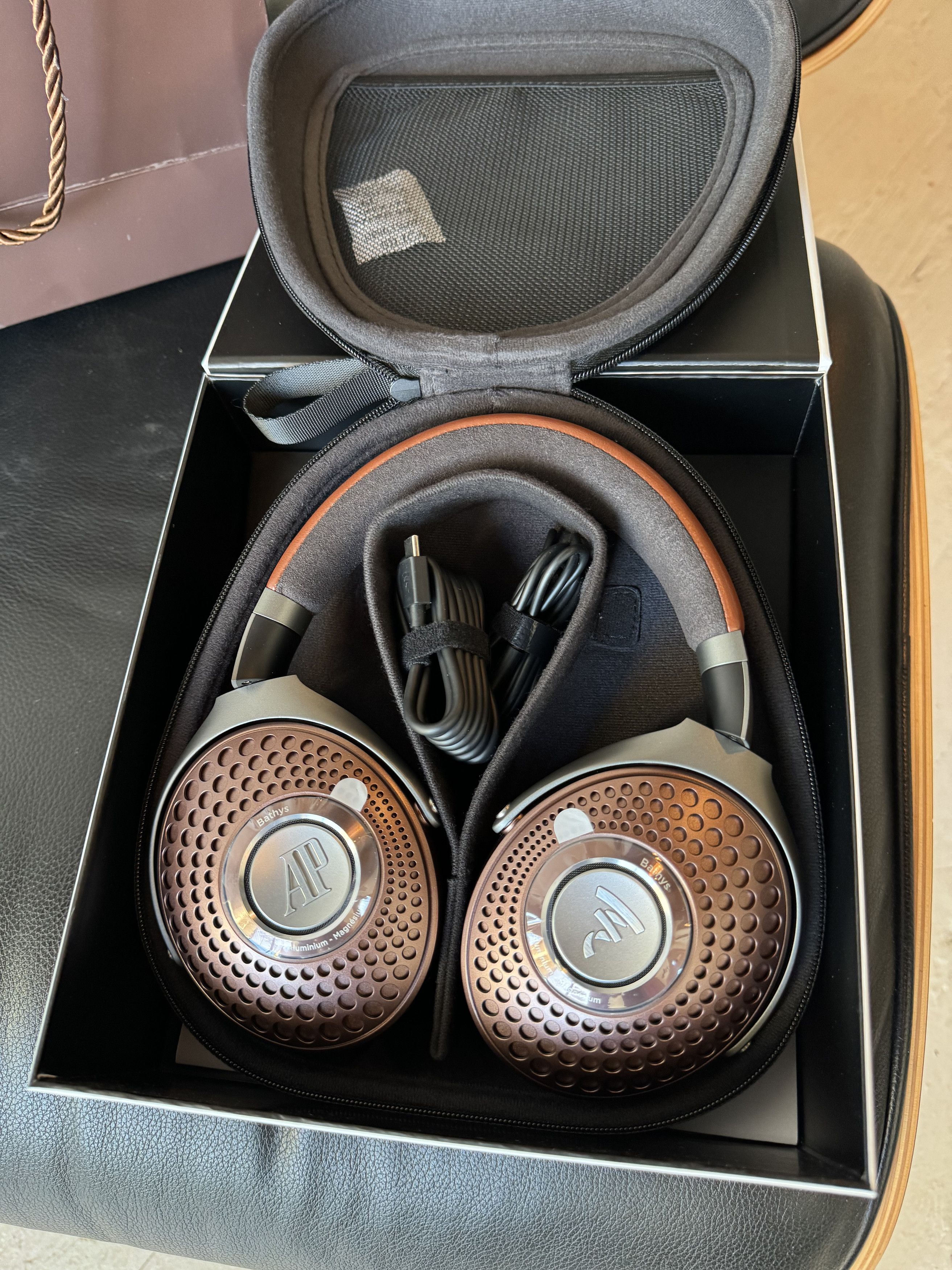 Audemars Piguet Audemars Piguet x Cactus Jack Focal Bathys Headphones ...
