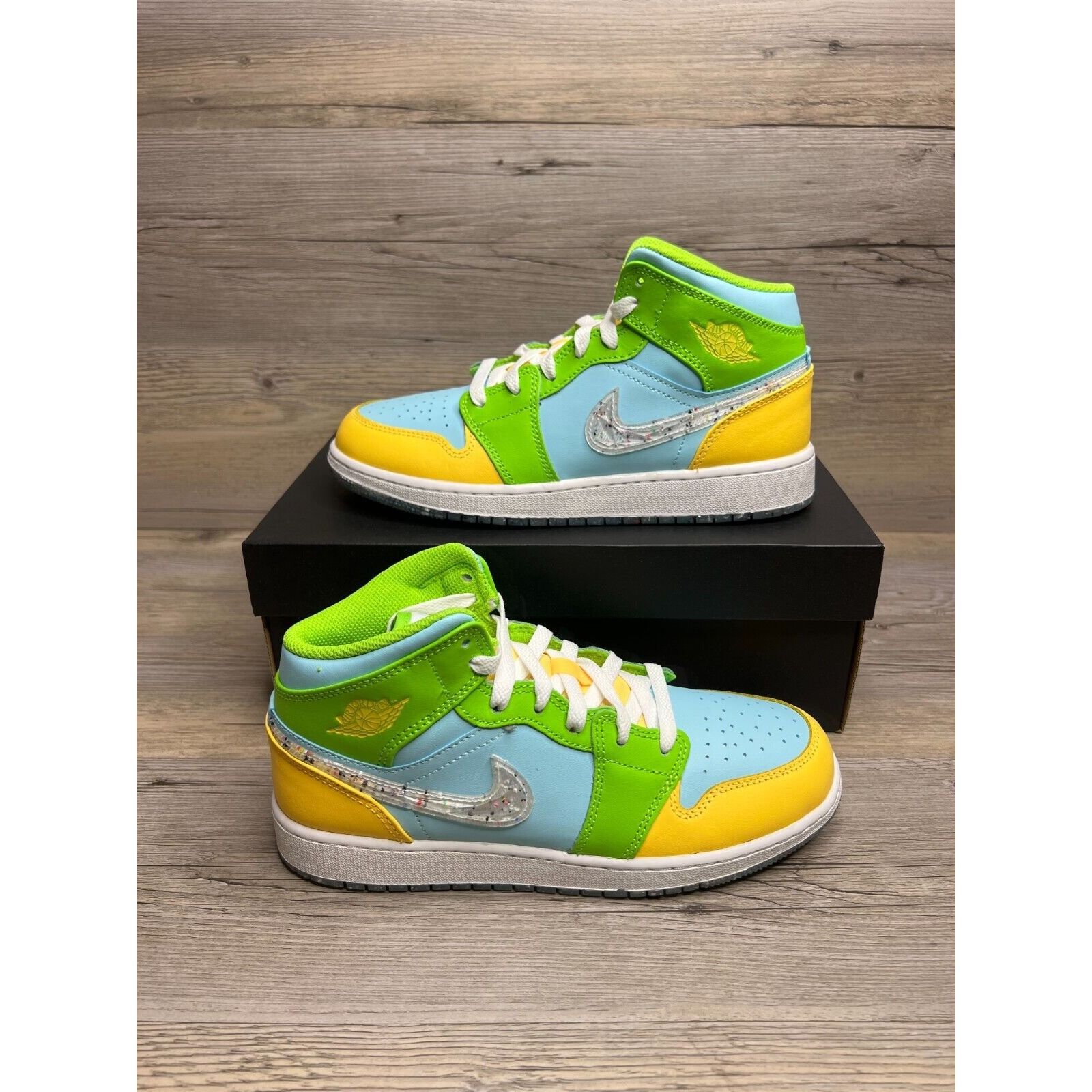 Nike Nike Air Jordan 1 Mid SE Recycled Grind GS Size 5.5Y Glacier | Grailed