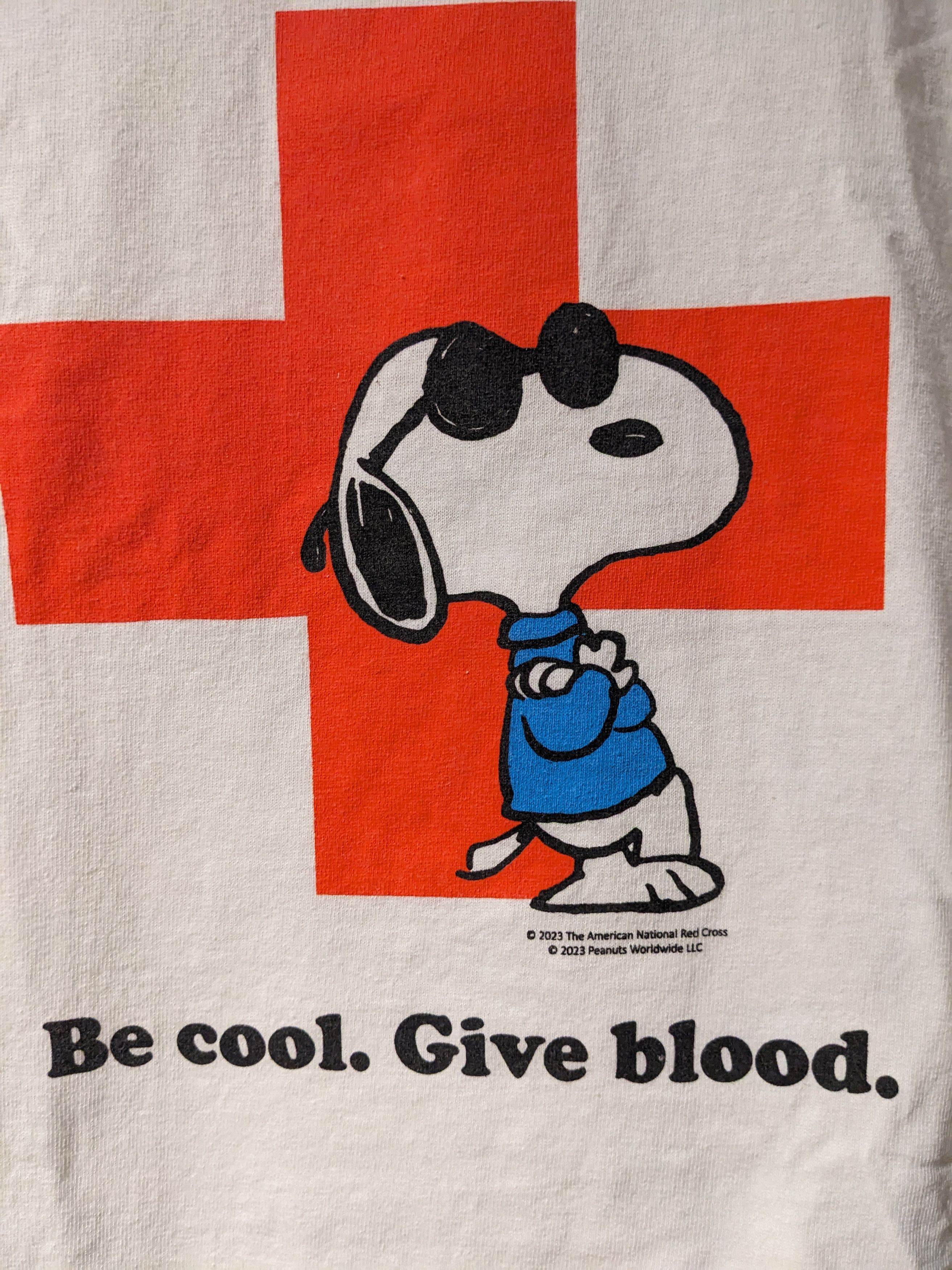 Gildan × Peanuts × Streetwear American Red Cross Snoopy Peanuts Be Cool ...