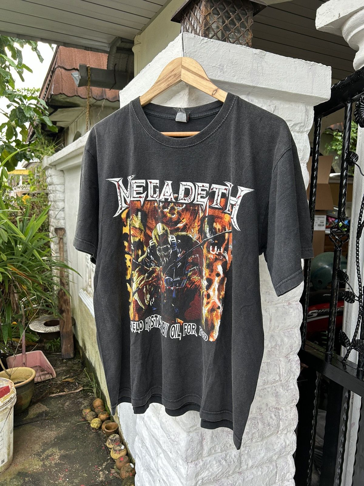 Band Tees × Megadeth 💥 VINTAGE BOOTLEG MEGADETH HELD HOSTAGE BY OIL FOR ...