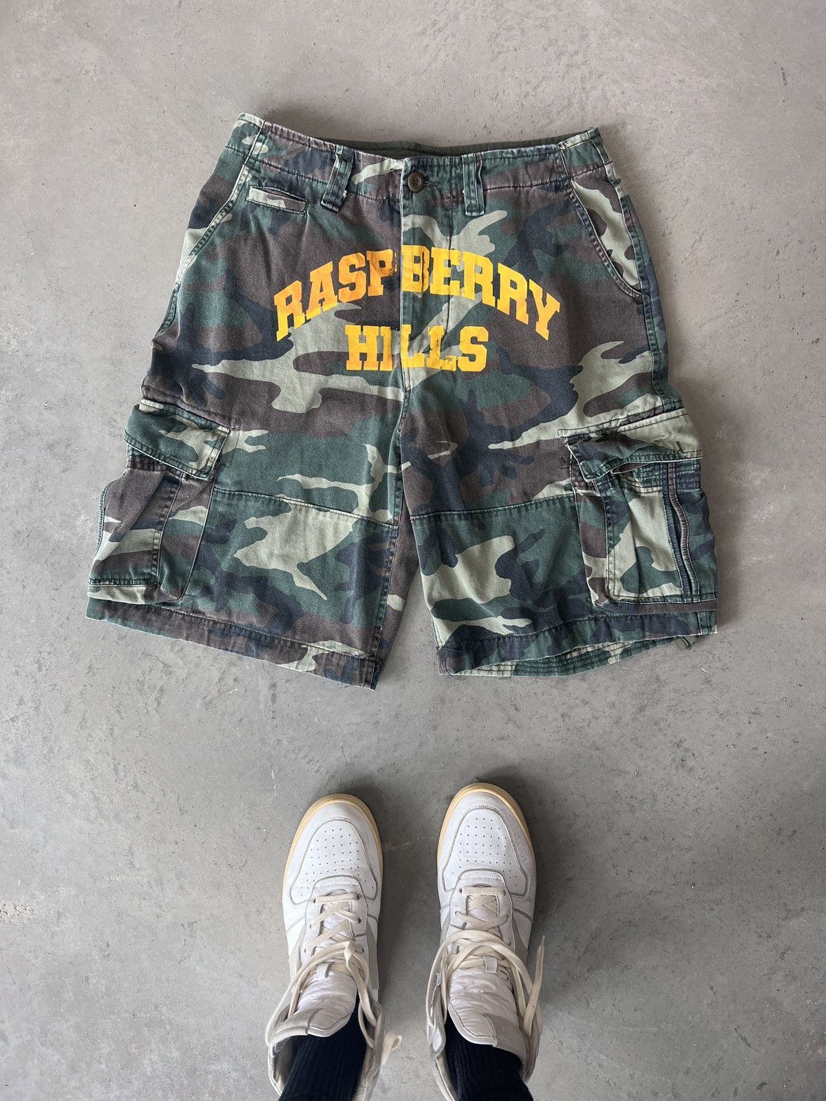 Streetwear GVGALLERY CAMO JORTS RASPBERRY HILLS | Grailed