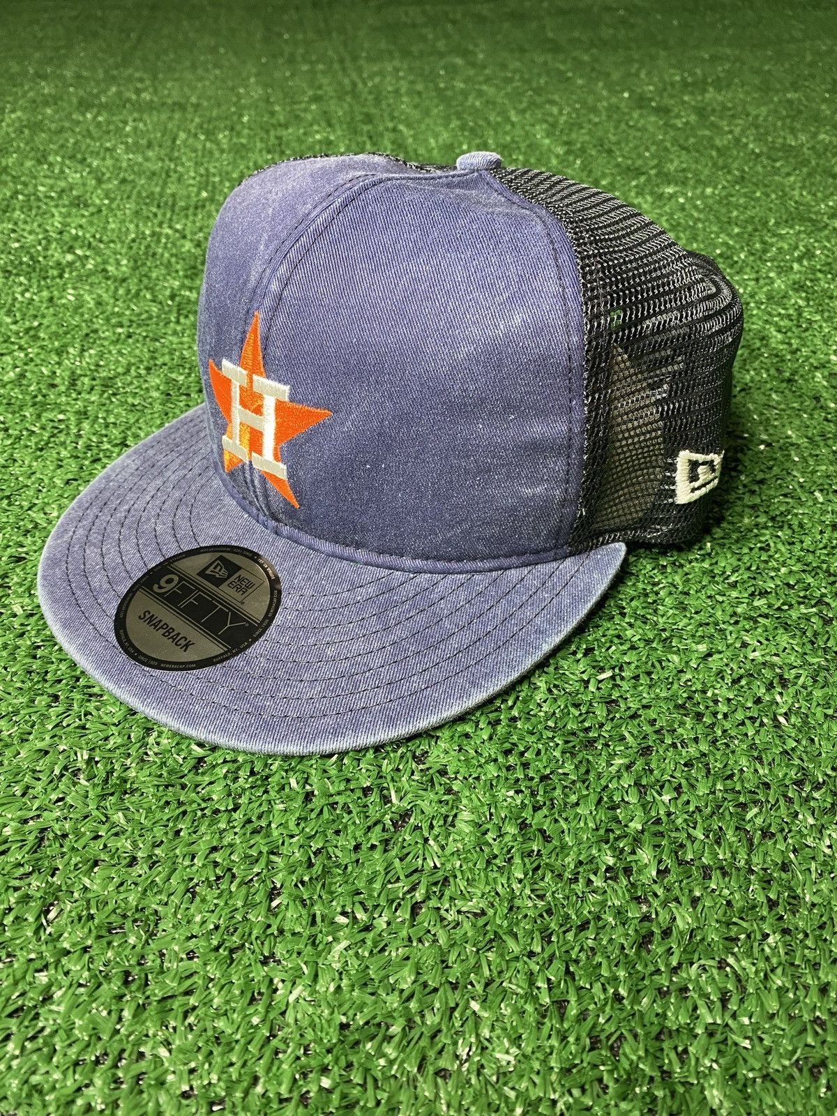 Eric Emanuel × MLB Eric Emanuel x New Era "Houston Astros" Trucker Hat ...
