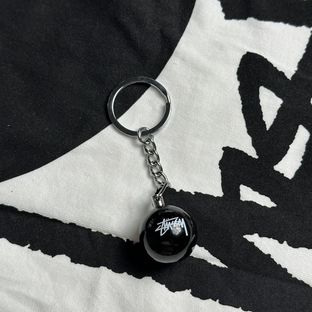 Streetwear × Stussy STUSSY 8 BALL KEYCHAIN | Grailed