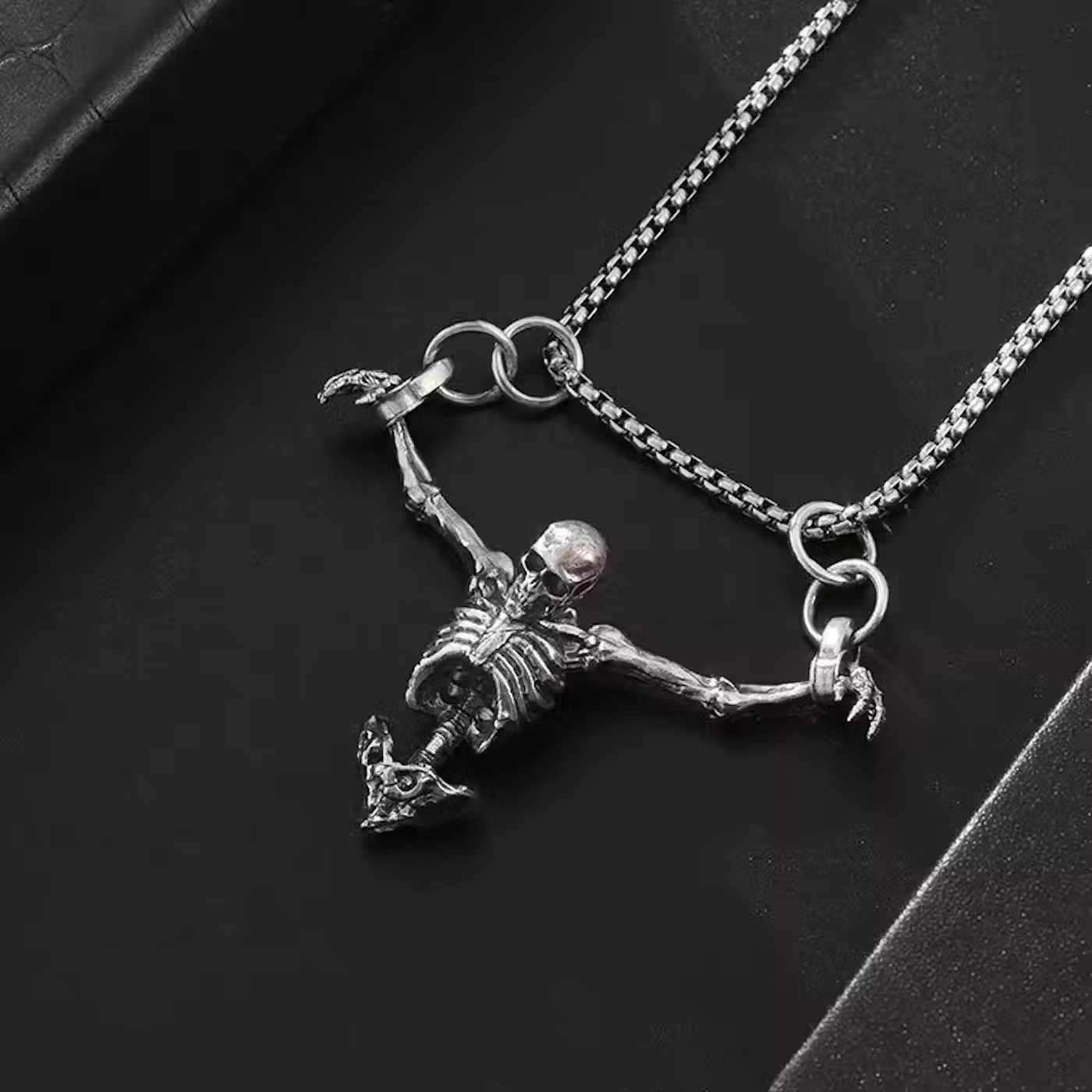 Japanese Brand × Streetwear × Vintage Prison Upper Body Skull Pendant ...