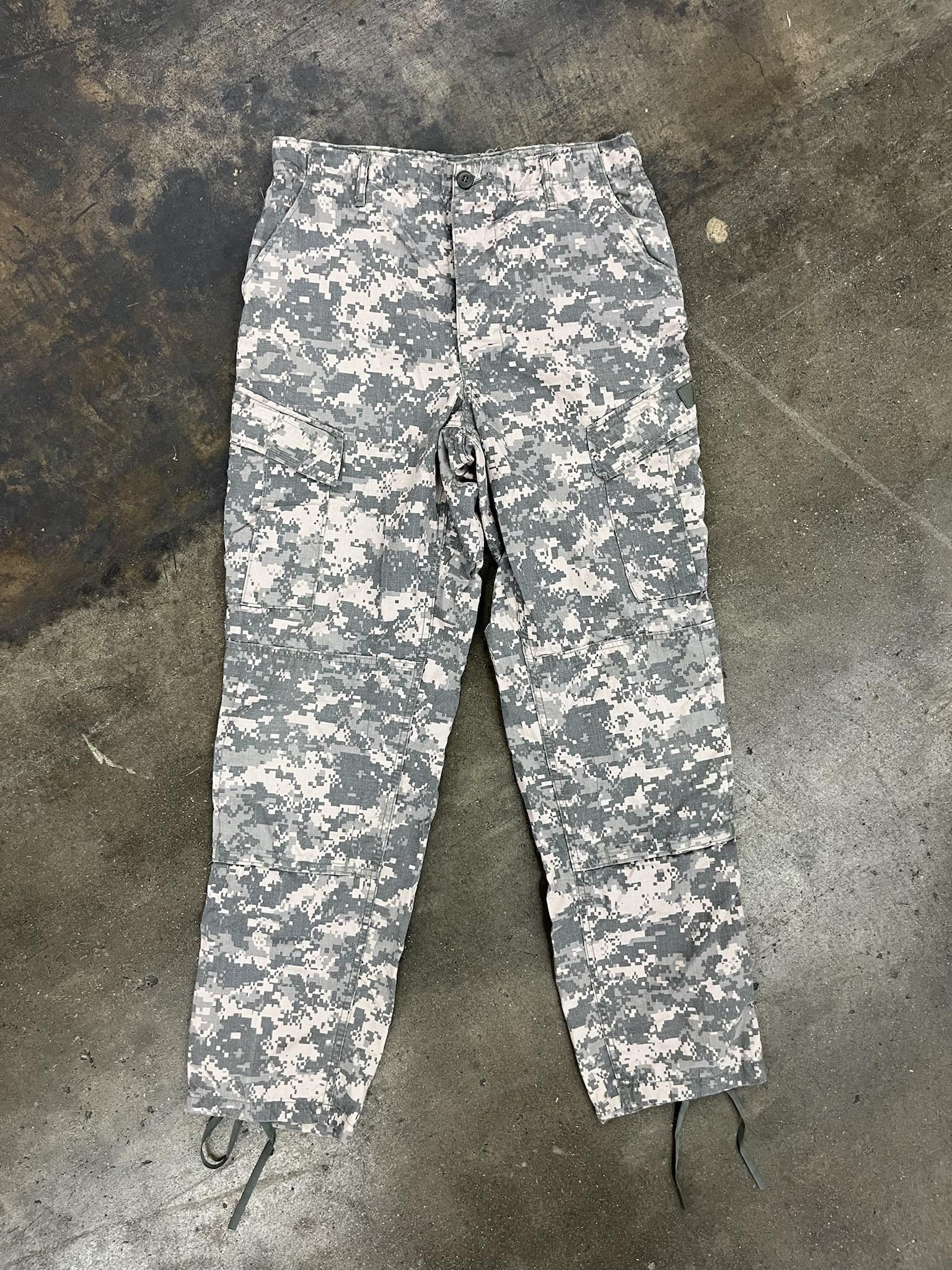 Vintage 2000's USA Digi Camo Cargo Pants | Grailed