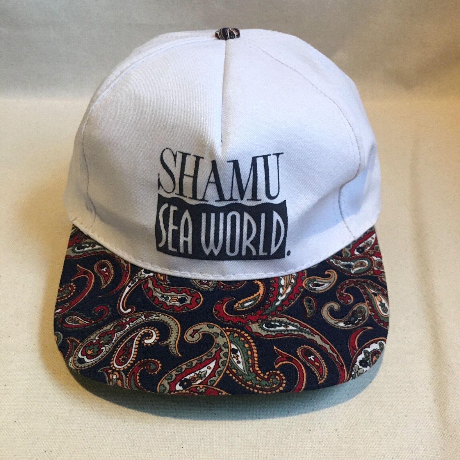 Vintage VINTAGE Sea World Hat Cap Mens Snap Back White Paisley Brim ...