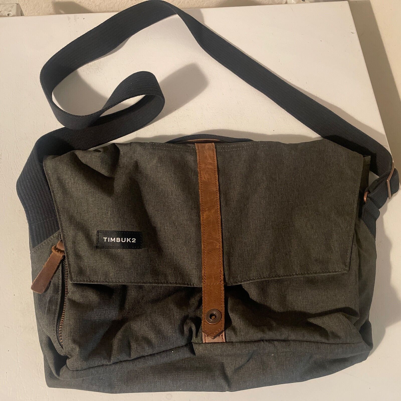 Timbuk2 Timbuk2 Sunset Satchel Gray Brown Leather Messenger Bag Str ...