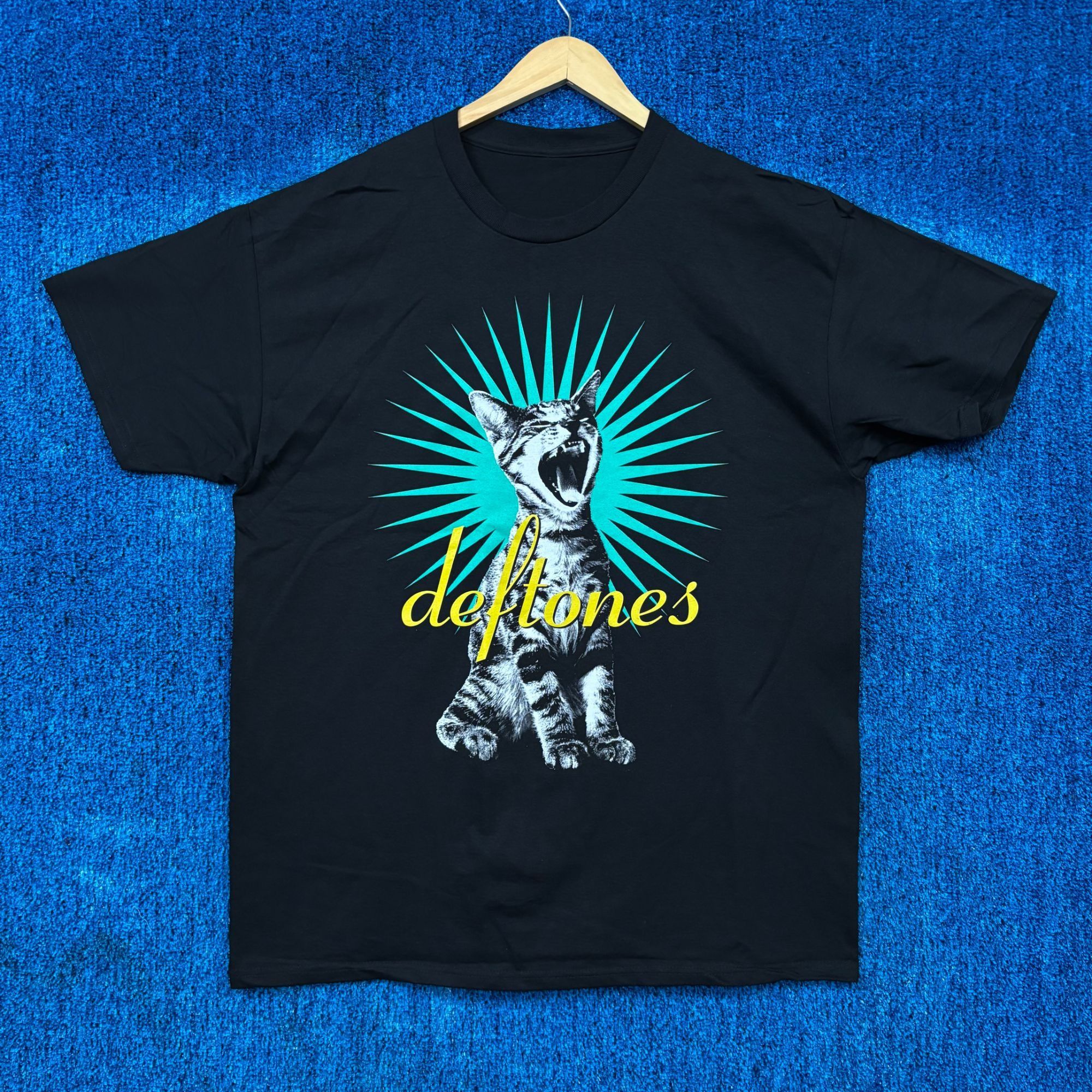 Band Tees Deftones (like) Linus Album Cover Art Nu Metal Band Tee XL ...