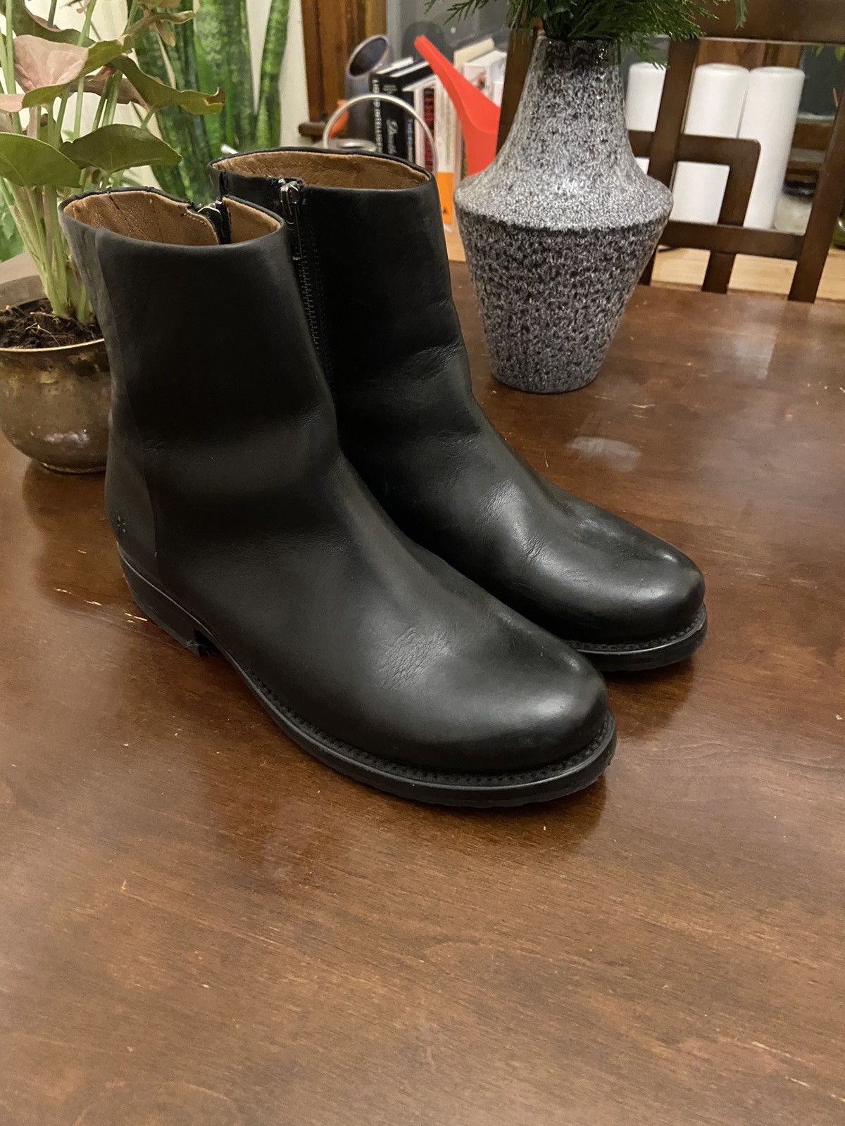 Frye Beautiful black leather side zip Fry boots | Grailed