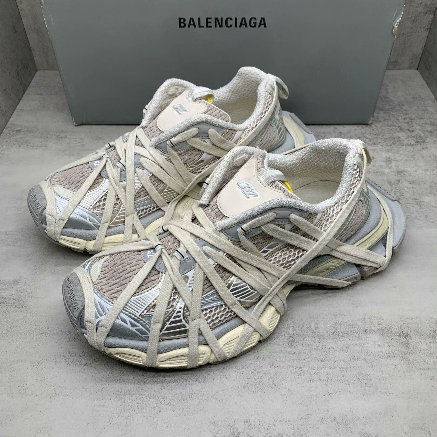Balenciaga Balenciaga Lowtop Sneakers XXXL Men | Grailed