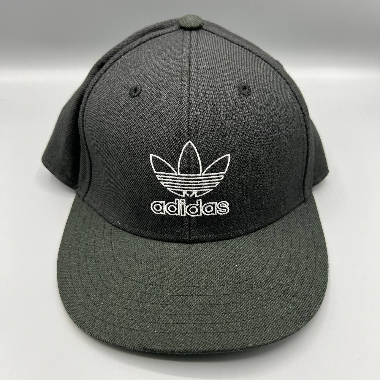 Adidas Adidas Originals Hat Men Embroidered Logo Snap Back Cap | Grailed