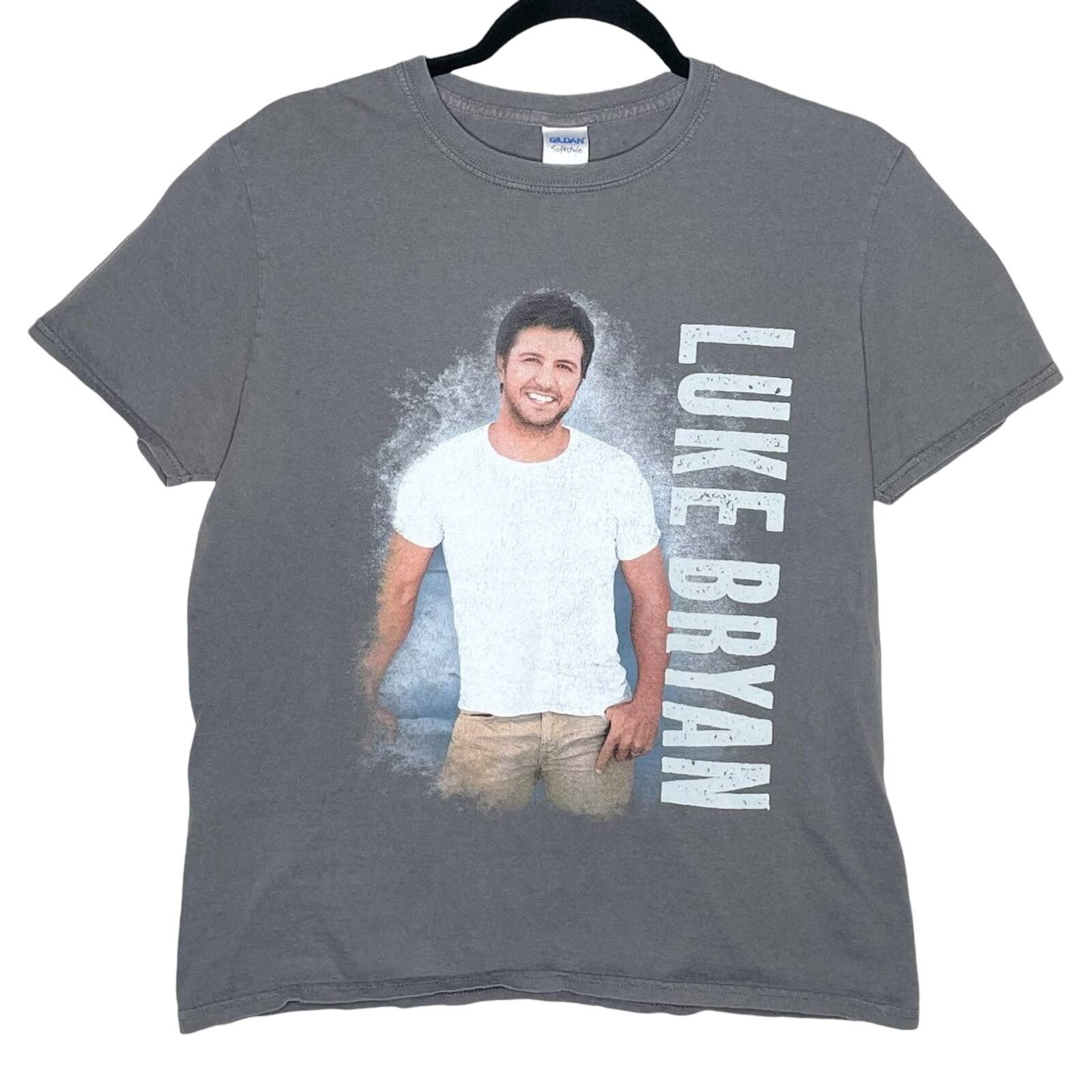 Gildan Luke Bryan Tailgates & Tanlines concert tour tee | Grailed