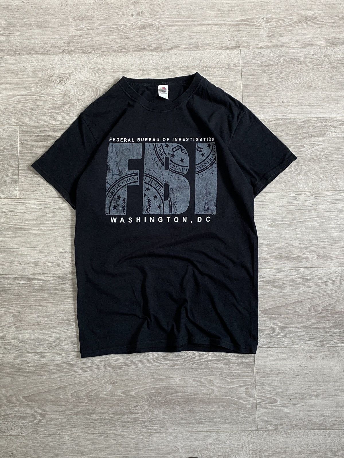 Vintage Vintage 1990s FBI Federal Bureau Investigation Arch Logo Tee ...