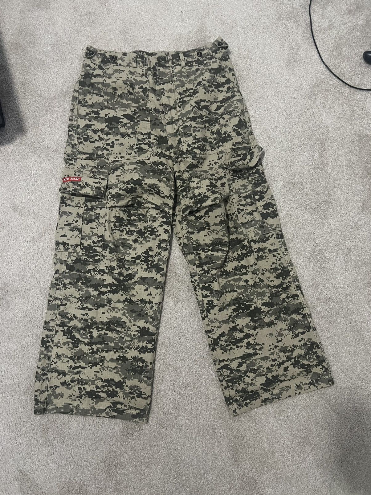 HMDD × Streetwear × The GV Gallery The Gv gallery camo cargo pants ...