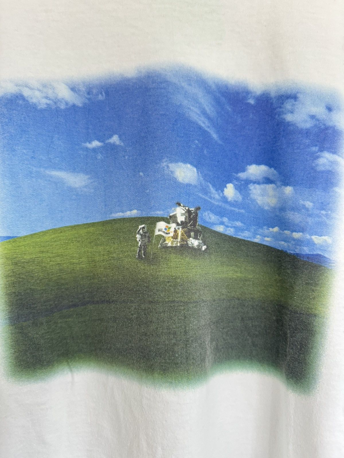 Anvil × Microsoft × Vintage Vintage 2001 Microsoft Windows XP Launch ...