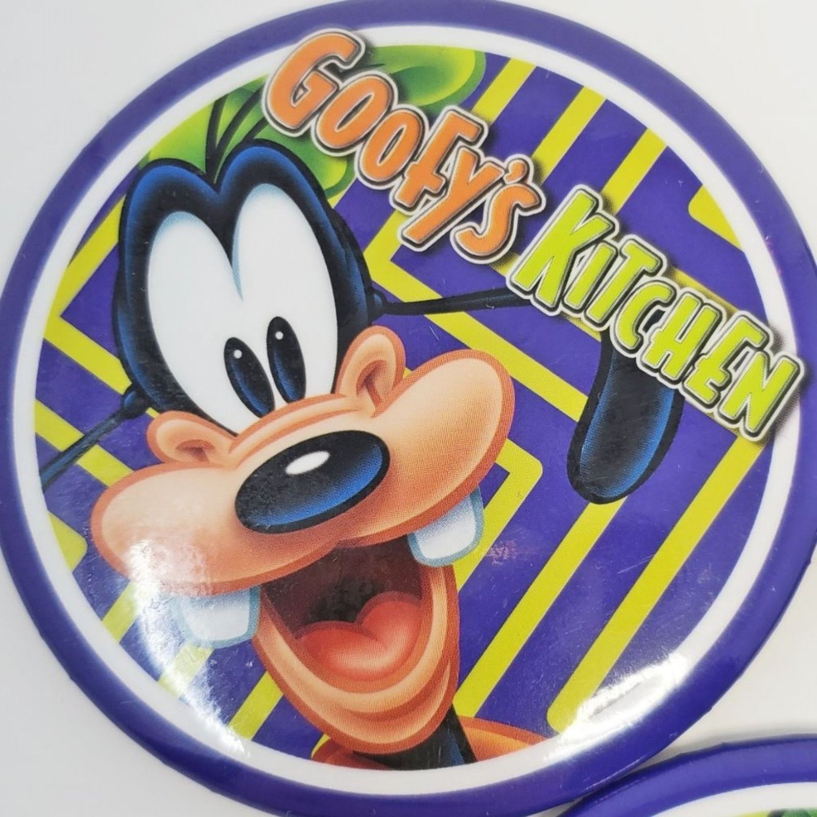 Disney Disney Goofy's Kitchen Set of 3 Buttons vintage | Grailed