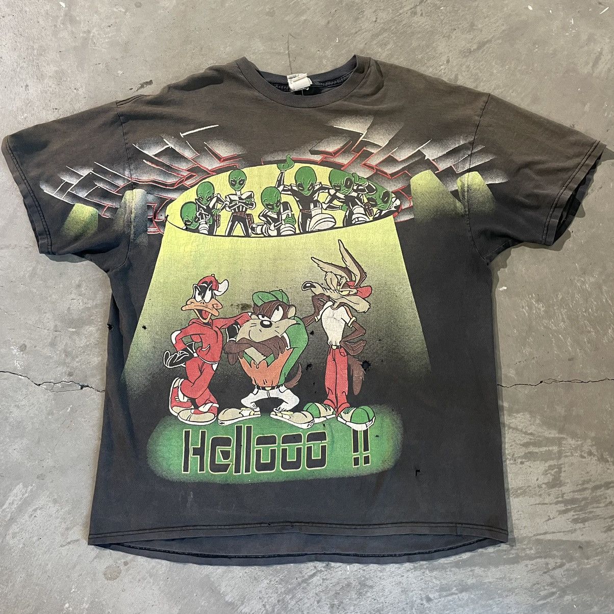 Vintage 1997 Looney Tunes Alien Hello UFO Taz Daffy Coyote | Grailed