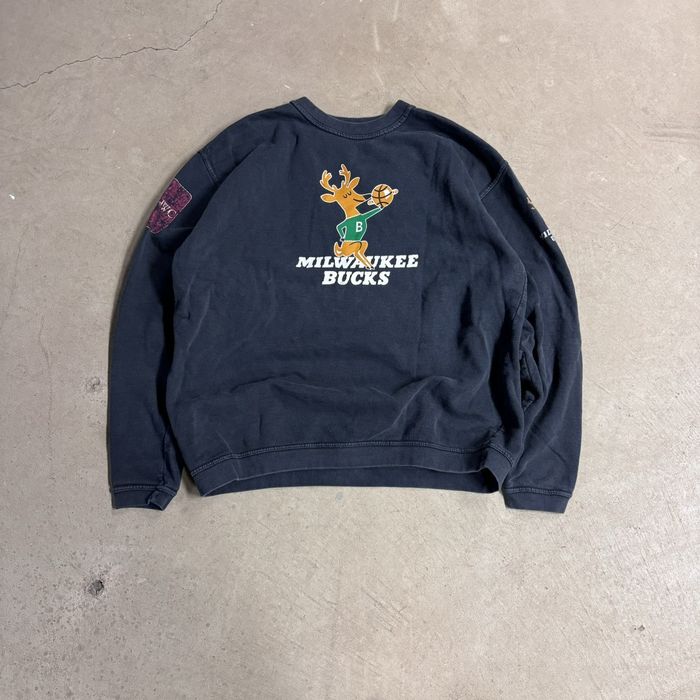 Vintage Vintage NBA Milwaukee Bucks Black crewneck sweatshirt sz xl ...