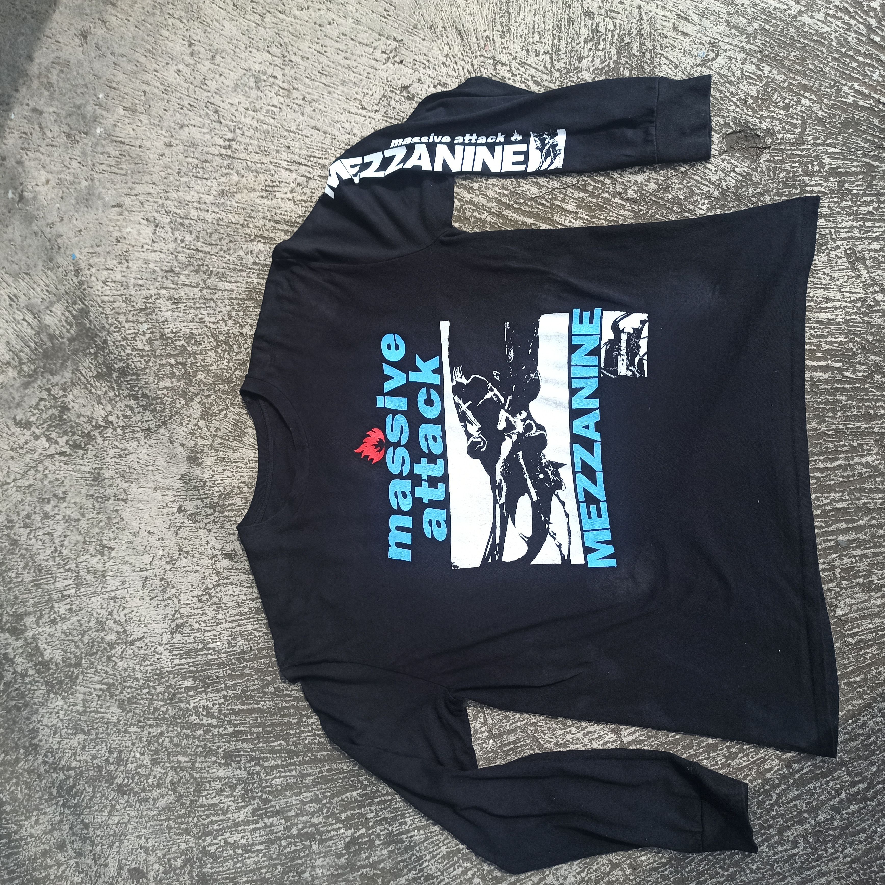 Band Tees × Rare × Vintage MASSIVE ATTACK PARKING BOOTLEG VINTAGE | Grailed