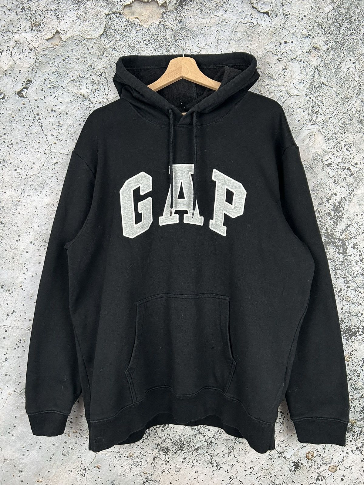 Vintage Vintage GAP Black Hoodie Streetwear Logo 90s Y2K Skate Hype ...