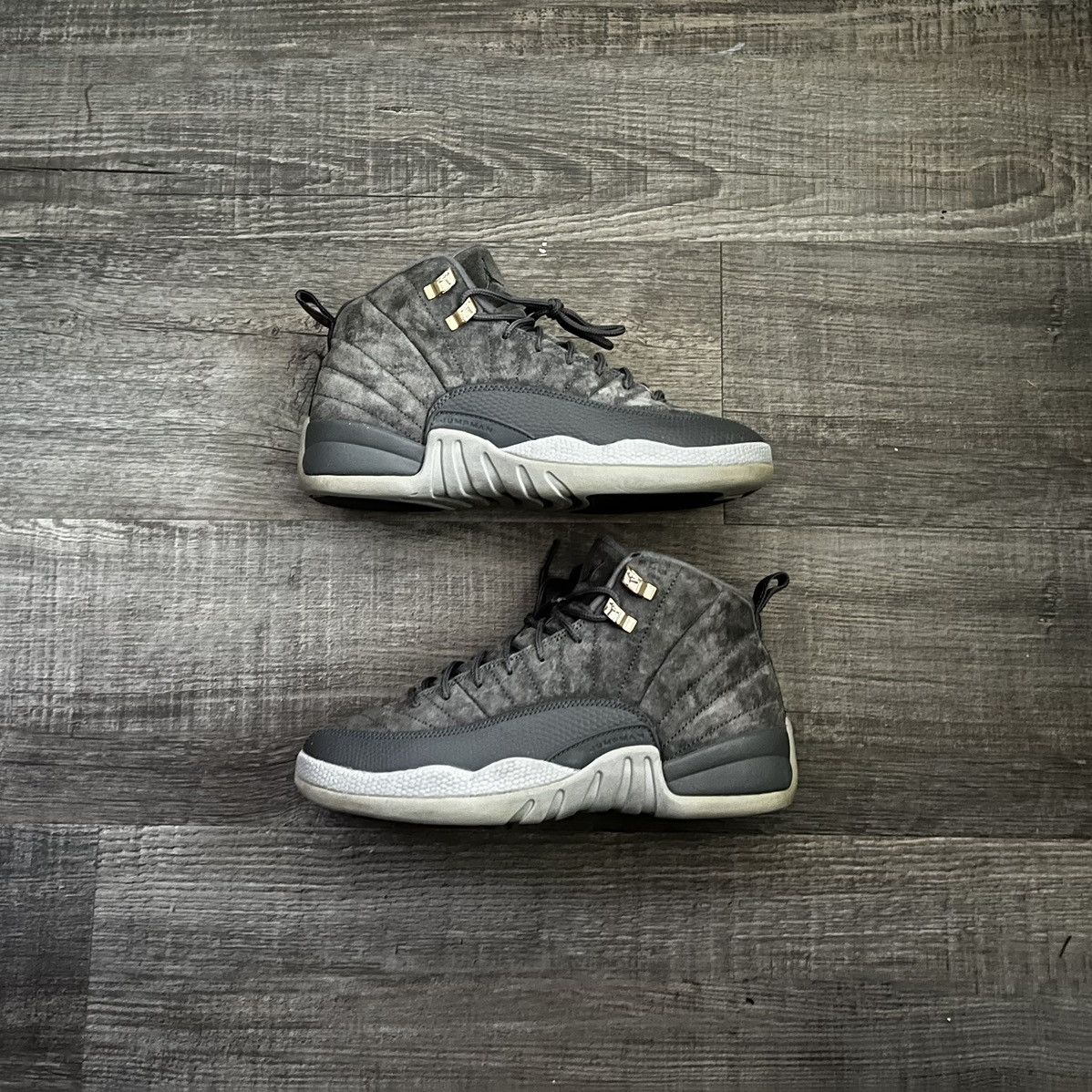 Nike JORDAN • Air Jordan 12 GS “Dark Grey” (7M) | Grailed