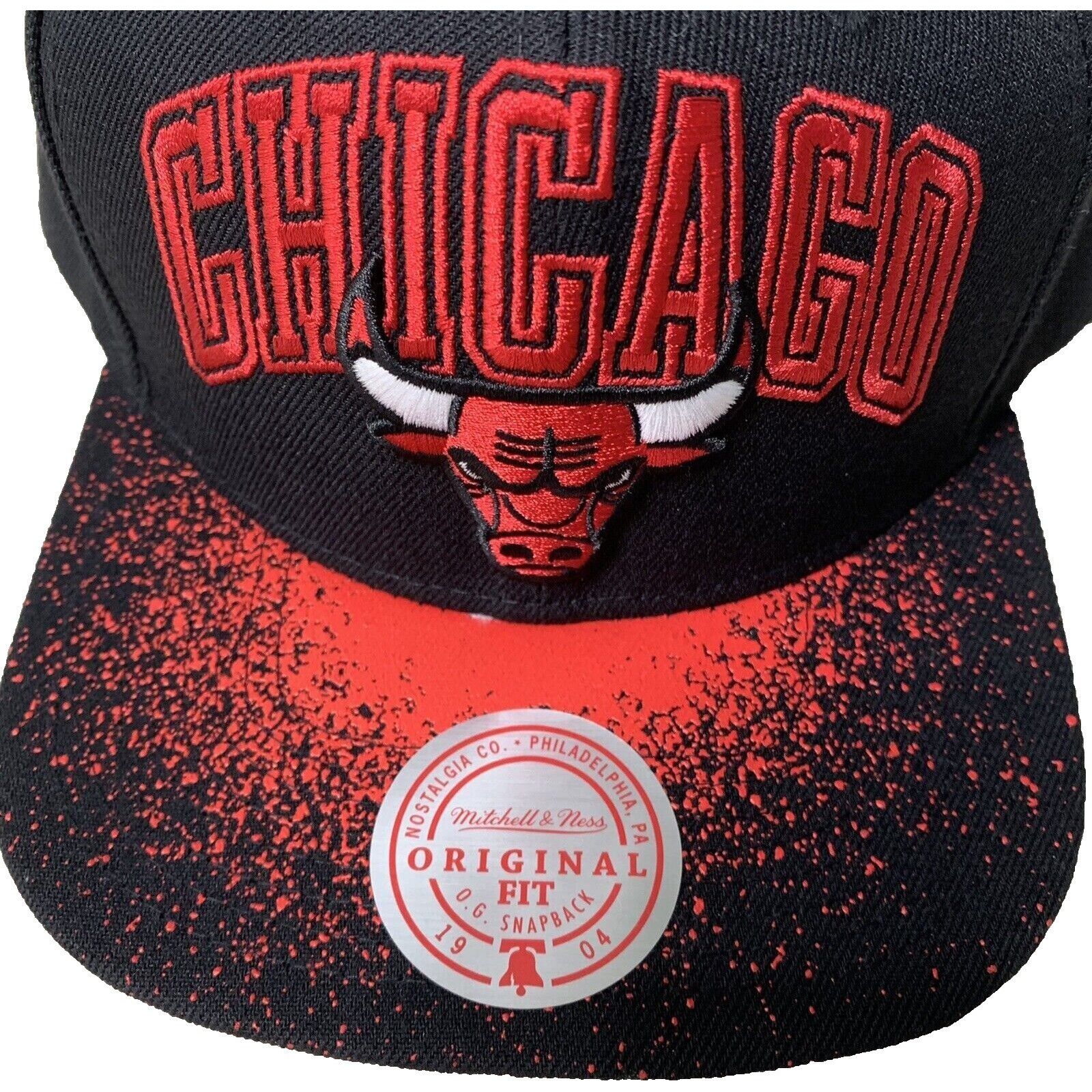 Mitchell & Ness Mitchell & Ness Chicago Bulls NBA Spray Paint Cap / Hat ...