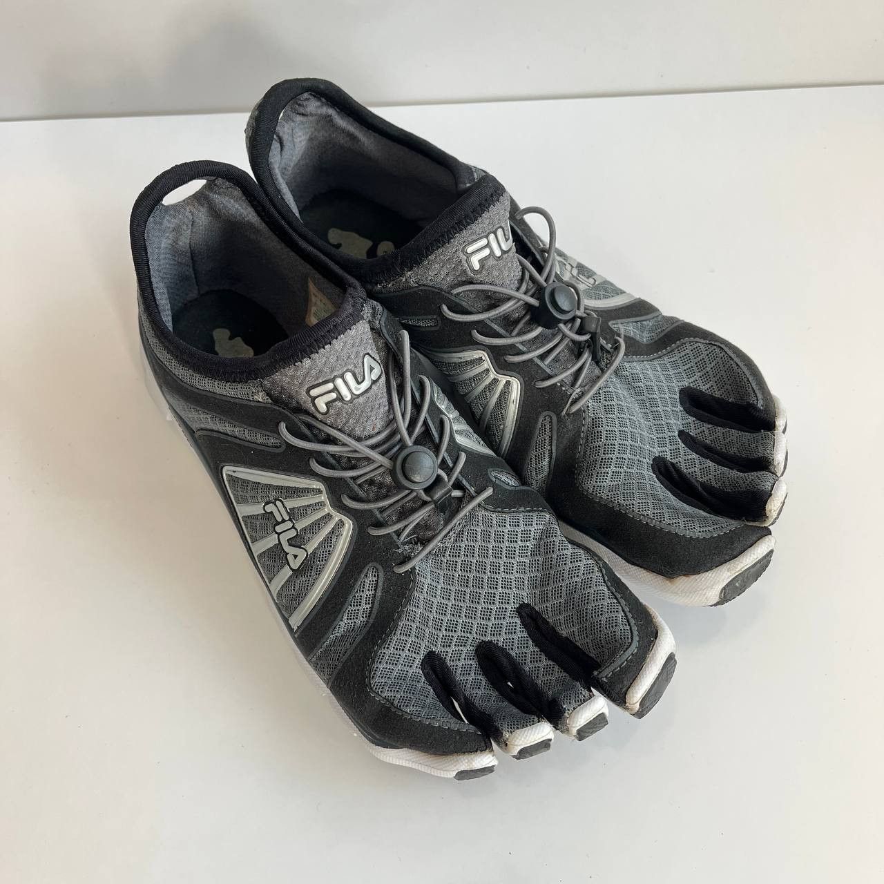 Fila Fila Skele-Toes Minimalist Shoes US 8.5 | Grailed