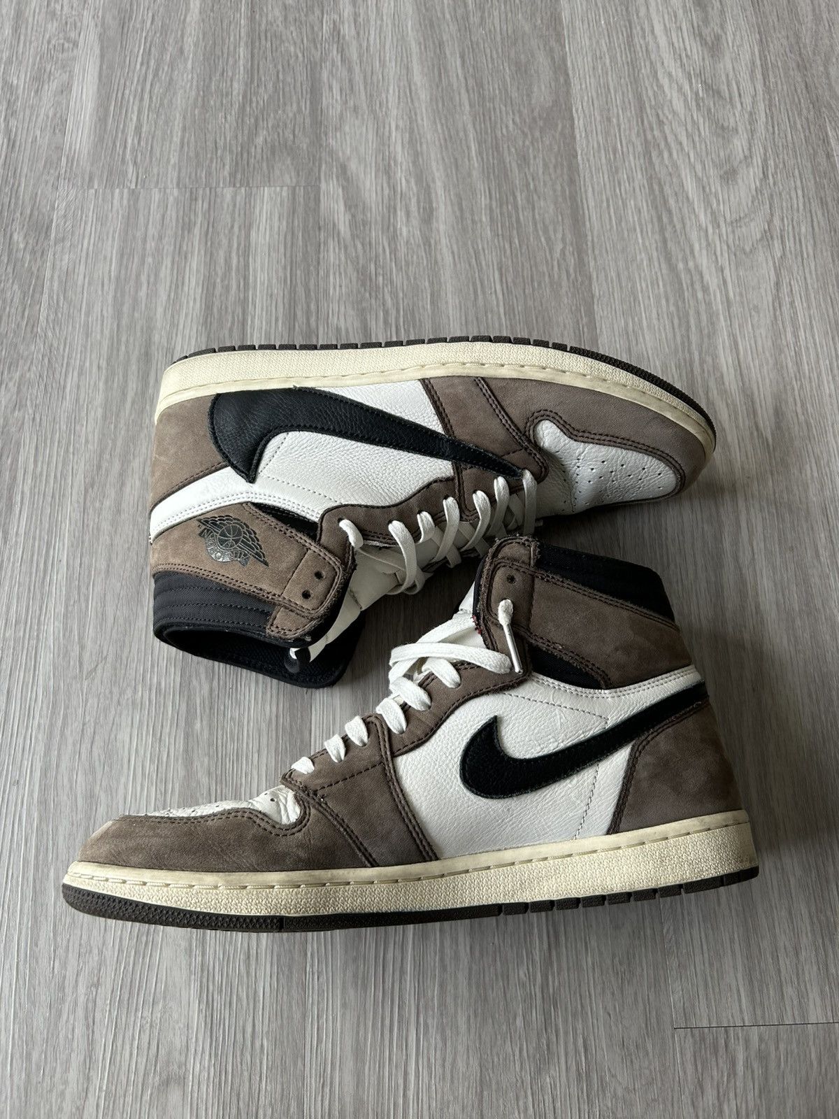 Jordan Brand × Travis Scott Travis Scott x Air Jordan Retro 1 High OG ...