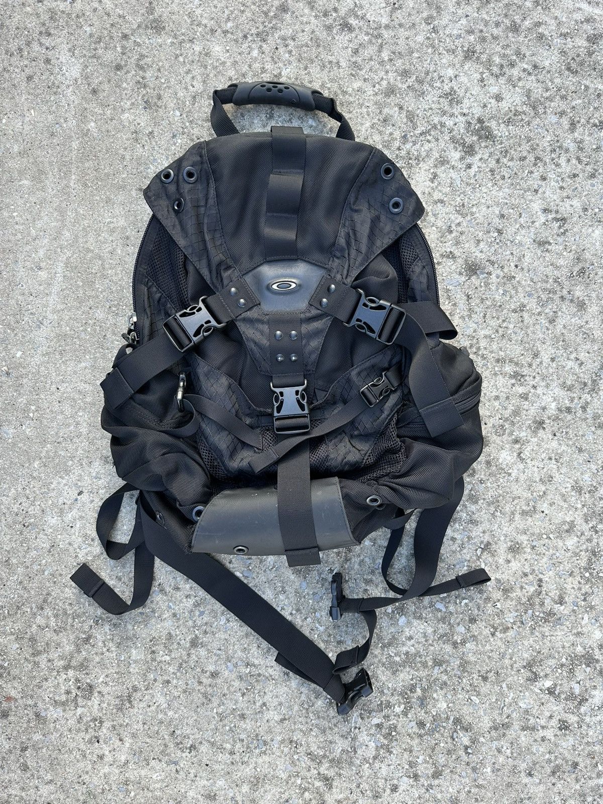 Backpack × Oakley × Vintage Vintage Oakley Icon Backpack | Grailed